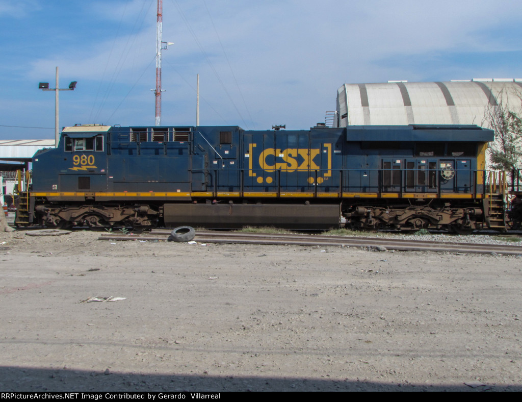 CSX 980 at B1041 Leal Station